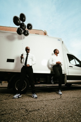 Gli Slings annunciano il loro ritorno con l'album "Traphouse"